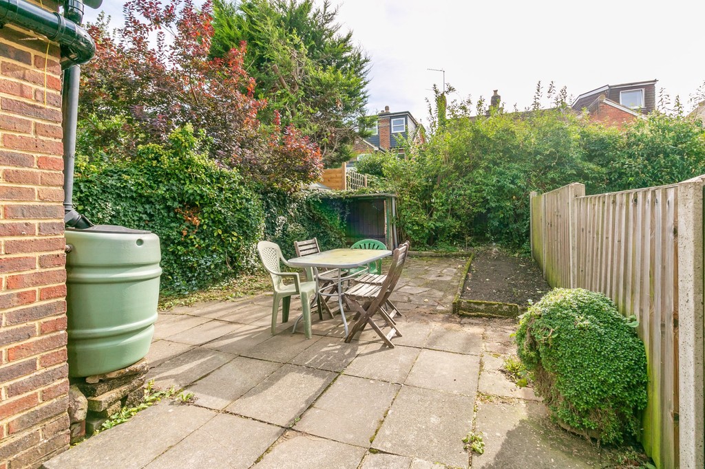 Town Centre, Guildford – Chantries & Pewleys